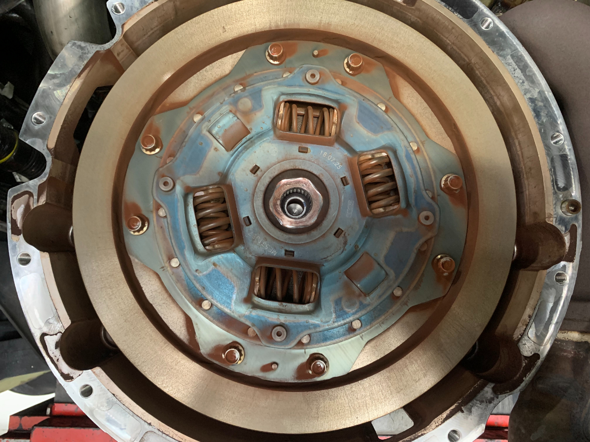 三菱ふそう キャンター 4P10エンジン DUONIC搭載オートマのギアが入らない。発進出来ない。シフトレバーは動く│ムーチョのお部屋 自動車の修理や生活改善のブログマガジン