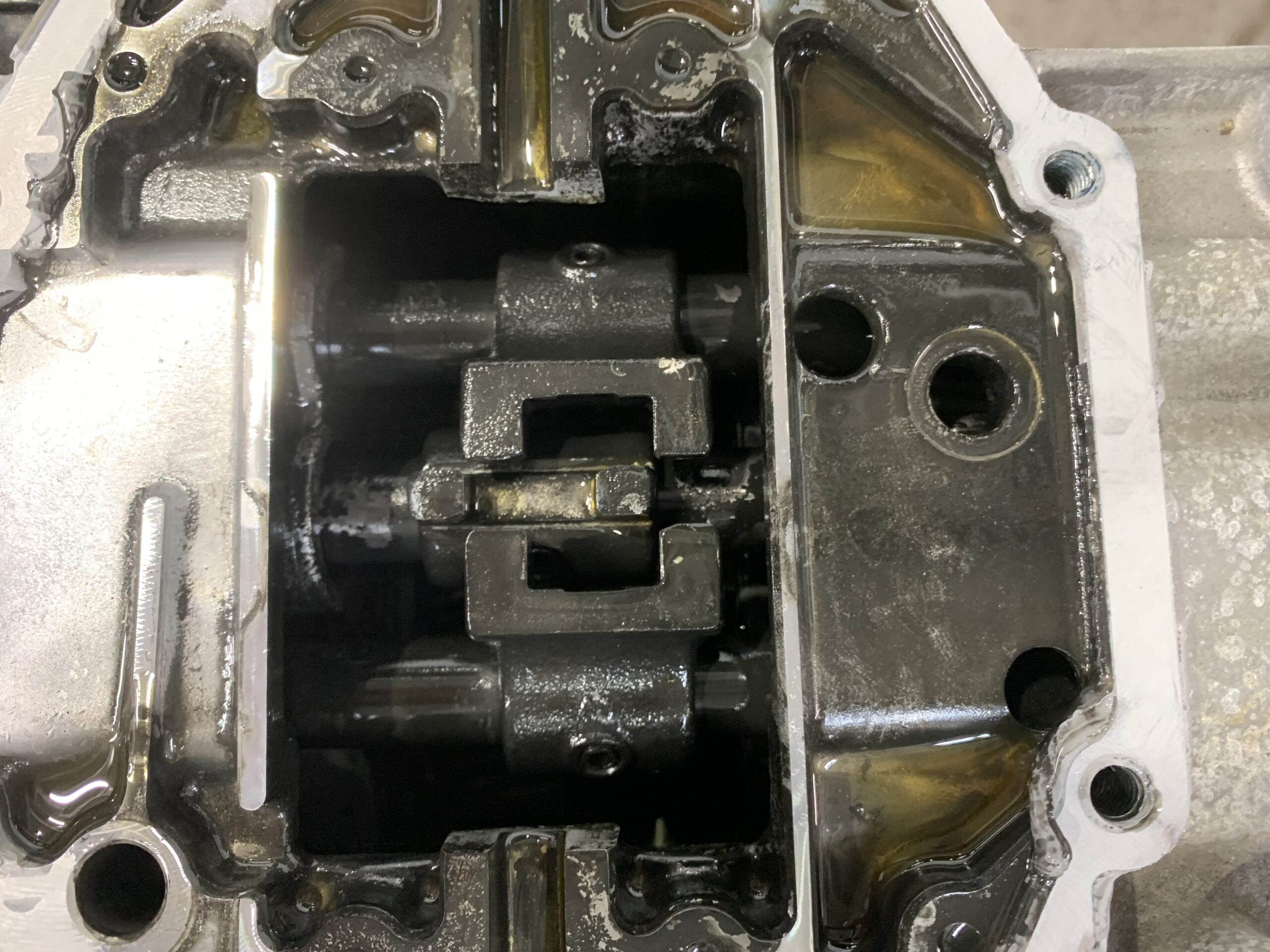 三菱ふそう キャンター 4P10エンジン DUONIC搭載オートマのギアが入らない。発進出来ない。シフトレバーは動く│ムーチョのお部屋 自動車の修理や生活改善のブログマガジン