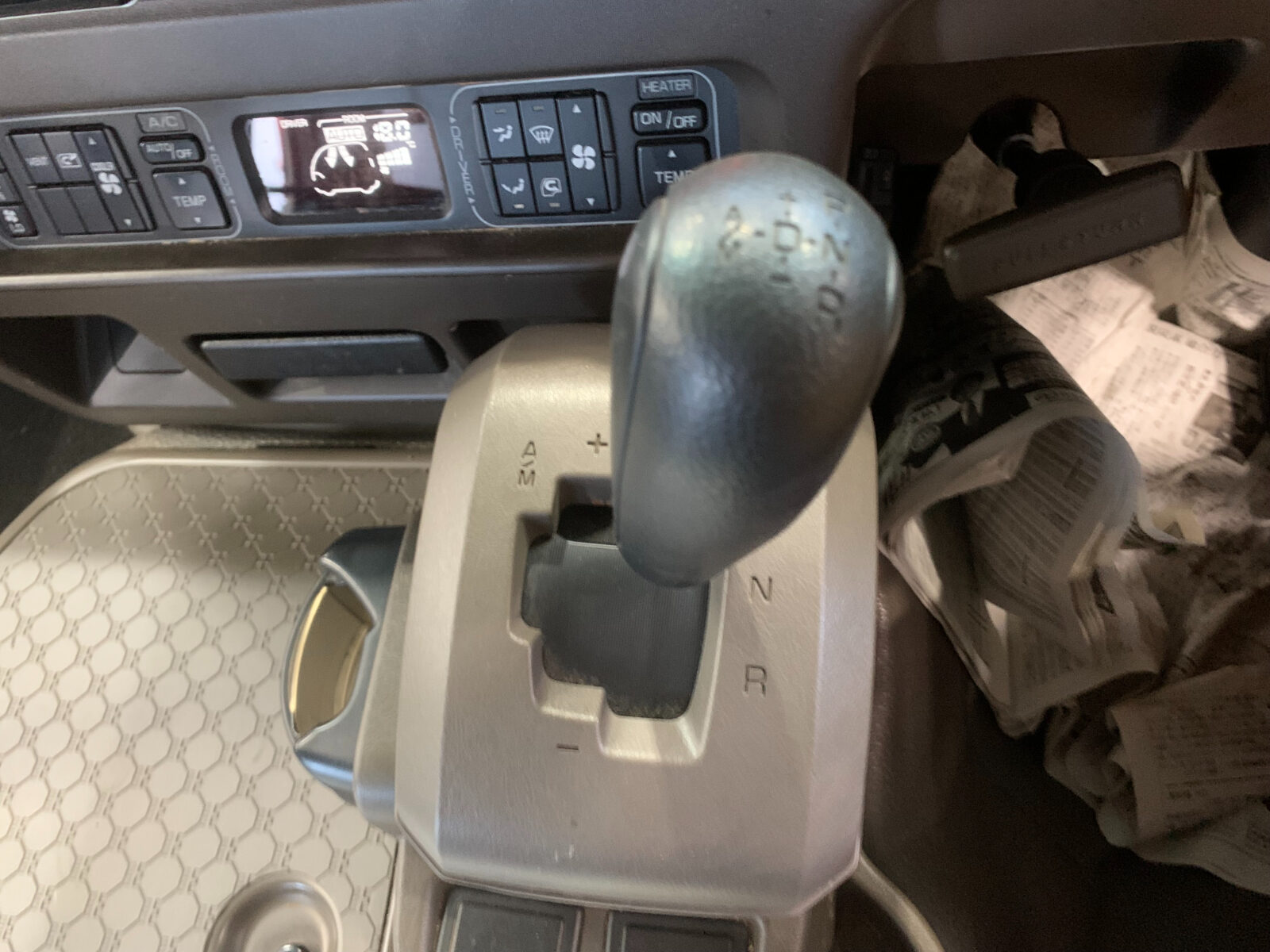 三菱ふそう キャンター 4P10エンジン DUONIC搭載オートマのギアが入らない。発進出来ない。シフトレバーは動く│ムーチョのお部屋 自動車の修理や生活改善のブログマガジン